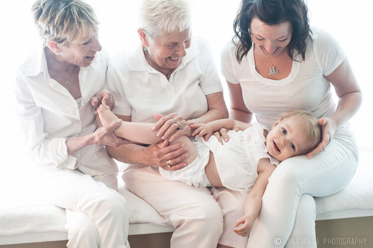 10 Adorable Multi-Generational Family Photo Ideas