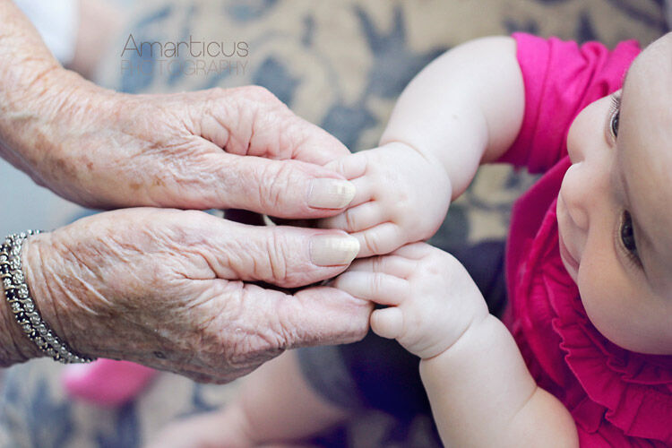 10 Adorable Multi-Generational Family Photo Ideas