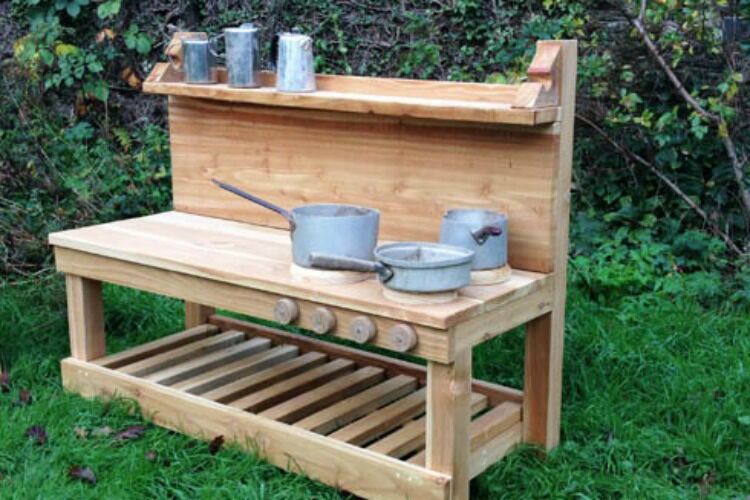 12 ingredients for creating the ultimate mud kitchen