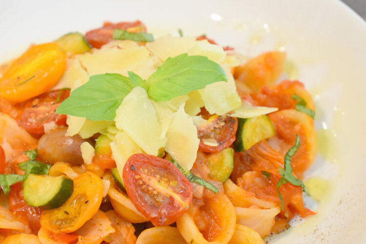 Roasted Tomato & Basil Pasta Recipe: A Family Favourite