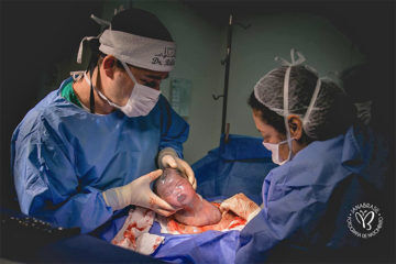 Birth Story: En Caul C-Section Birth Caught on Camera