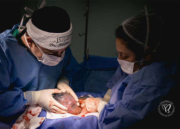 Birth Story: En Caul C-Section Birth Caught on Camera