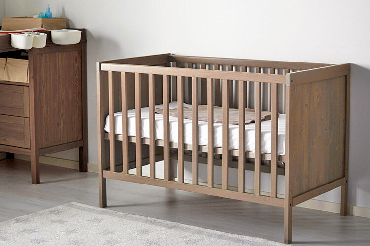 9 Convertible Cots Mums Recommend